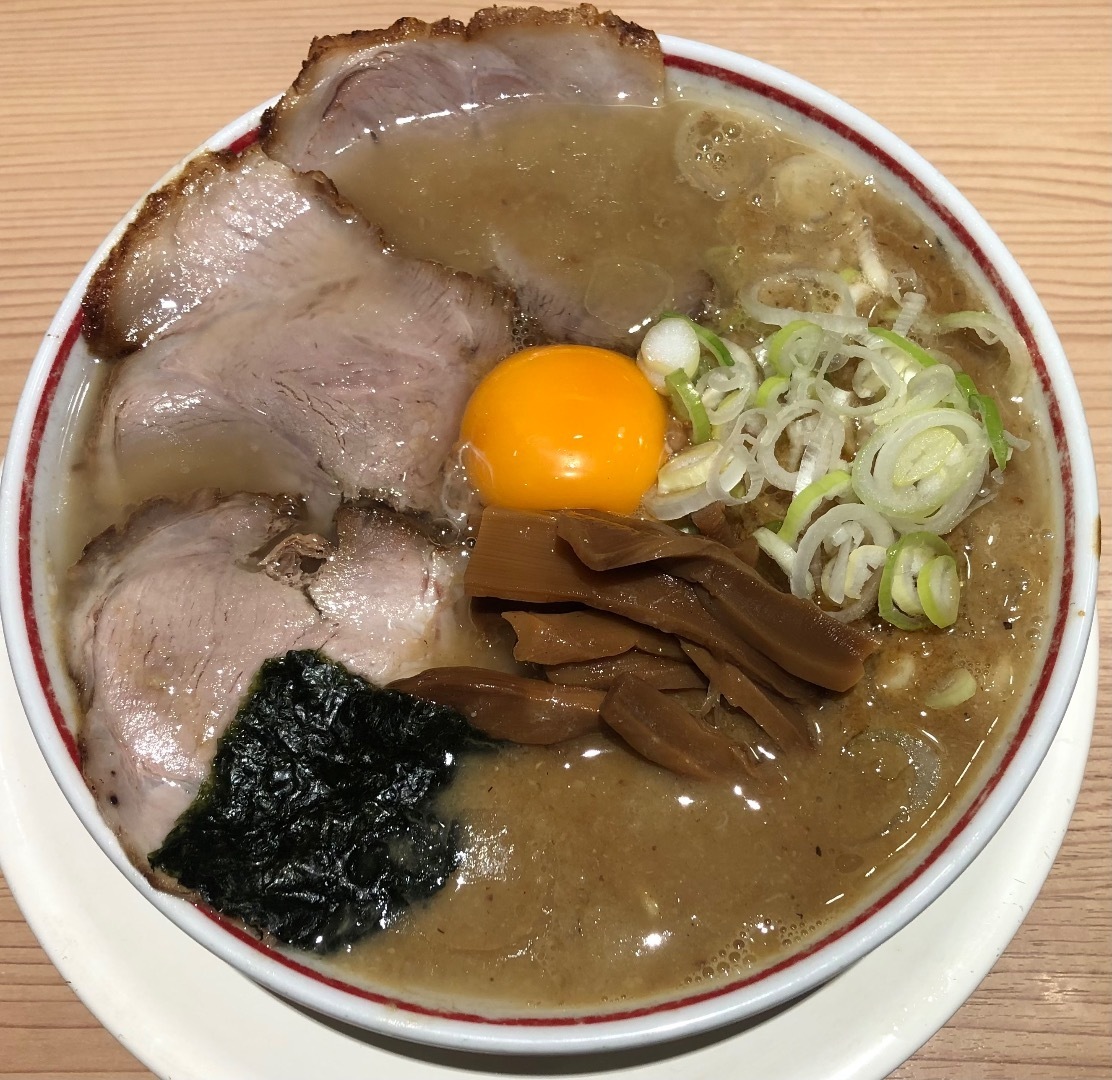 高血圧には無理〜218杯目東京煮干し らーめん 玉 東京駅店: 工藤ハジメの墓石（はかいし）はラーメンどんぶりにしてくれ！