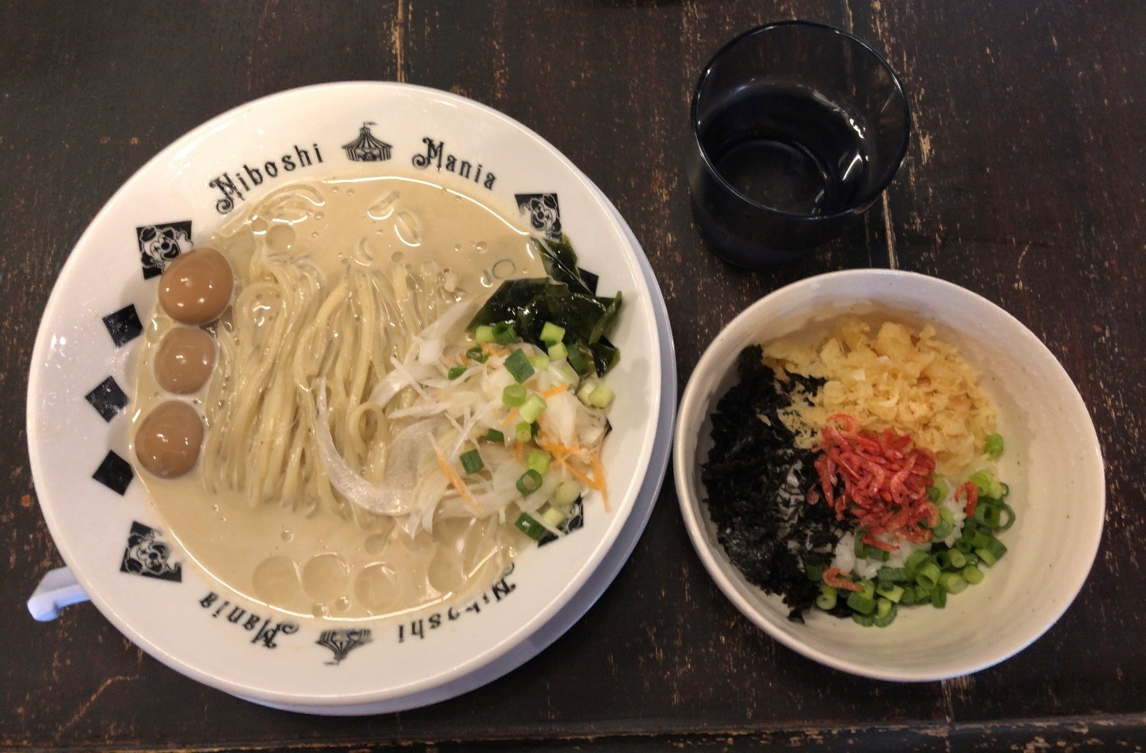 これは今年トップになりそな予感〜103杯目煮干結社: 工藤ハジメの墓石（はかいし）はラーメンどんぶりにしてくれ！